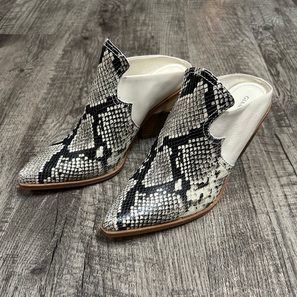 Gianni Bini | Shoes | Gianni Bini Snakeskin Heeled Booties Size 9 ...